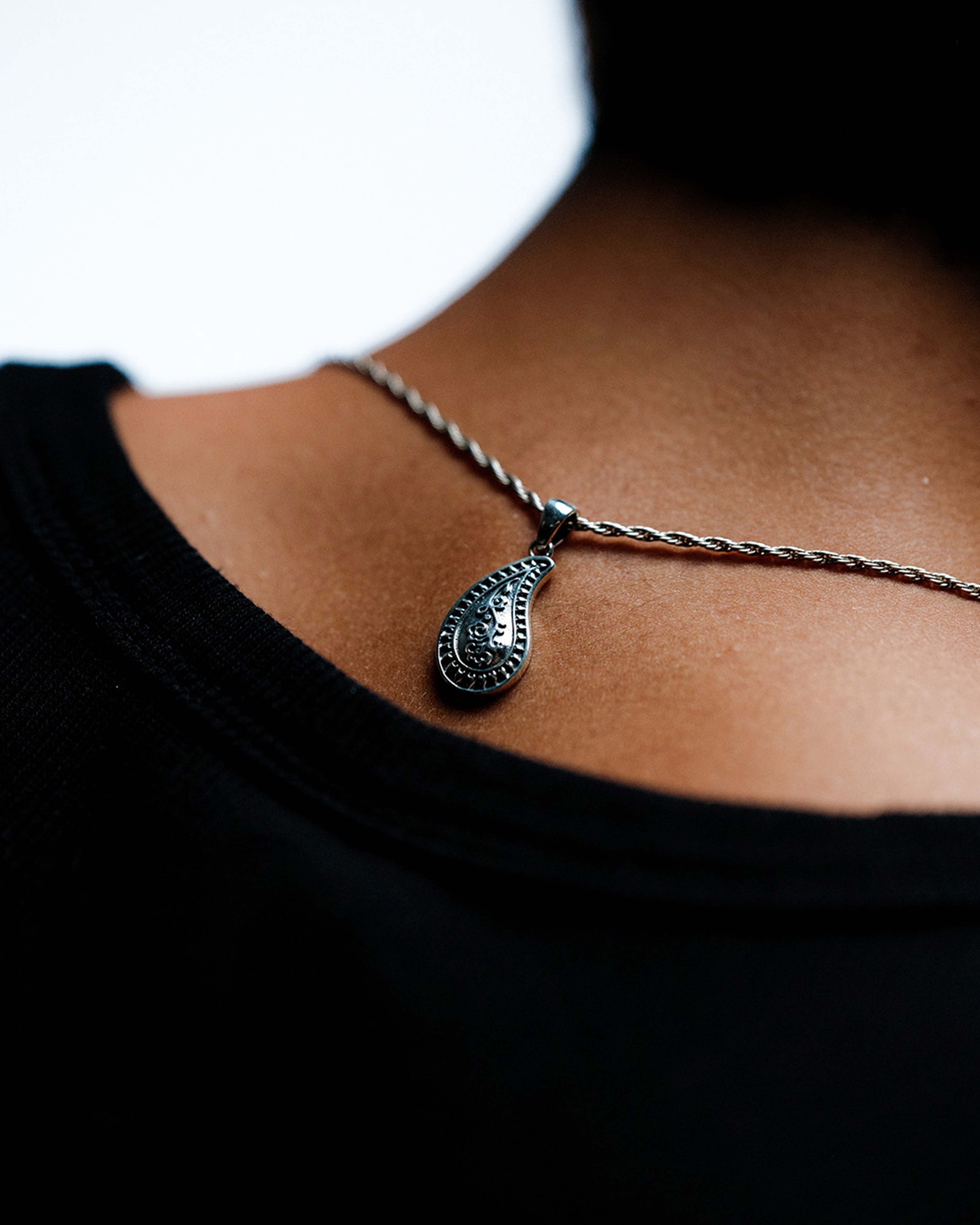 CAMEO CHAIN – For Those Who Sin CAMEO CHAIN – For Those Who Sin